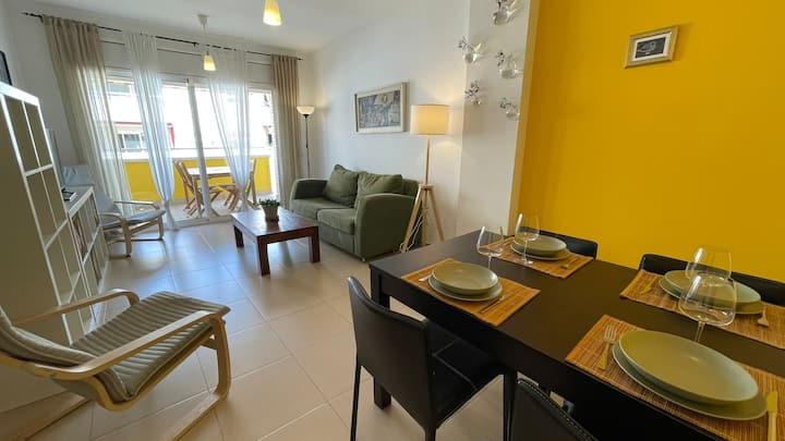 Apartment Steps From Beach & Jardin De St Clotilde - Lloret de Mar