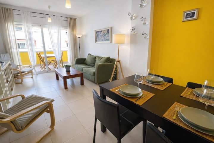 Apartment Steps From Beach & Jardin De St Clotilde - Lloret de Mar