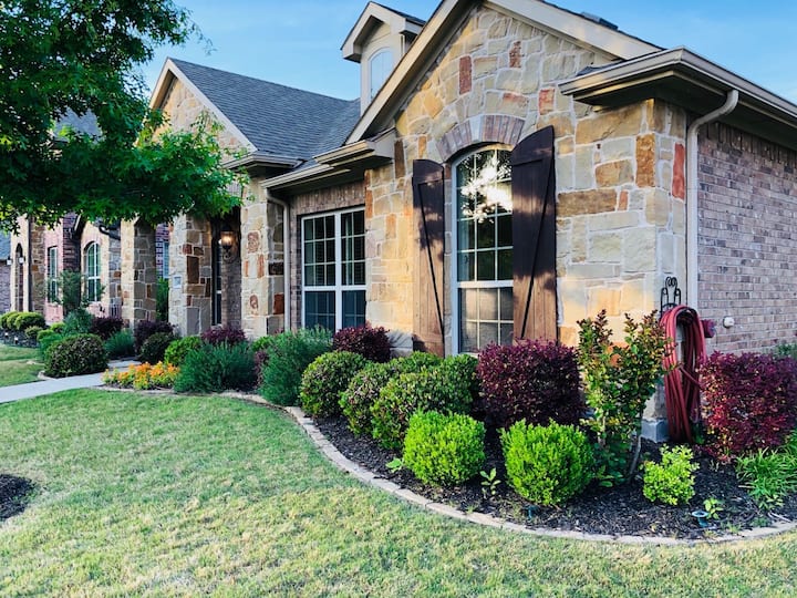 Fully Furnished 4bed One Story Home - Allen, TX