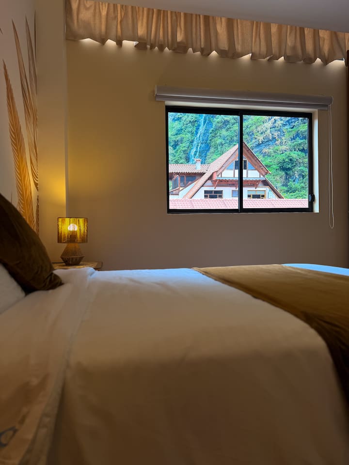 3. Habitación Céntrica Con Vista A La Cascada - Tungurahua
