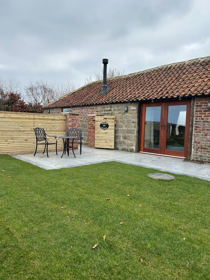 Beach, Country Walks & Enclosed Garden - Filey