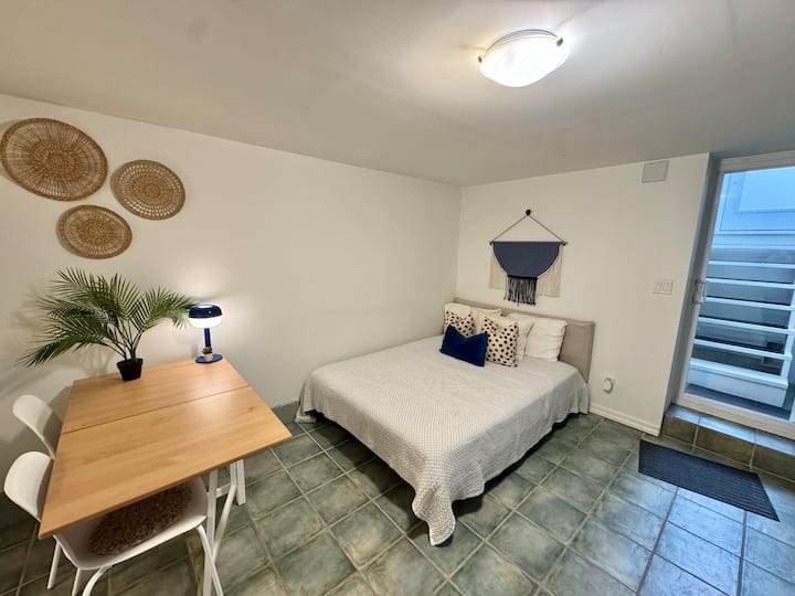 Highpark Cozy Suite W Laundry 9-min Walk To Subway - Toronto