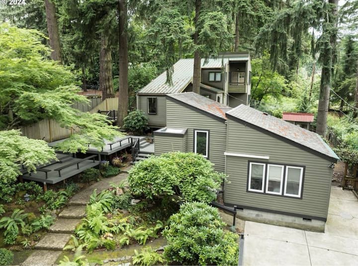 Quiet Mid-century Modern Home In The Trees - Eugene, OR