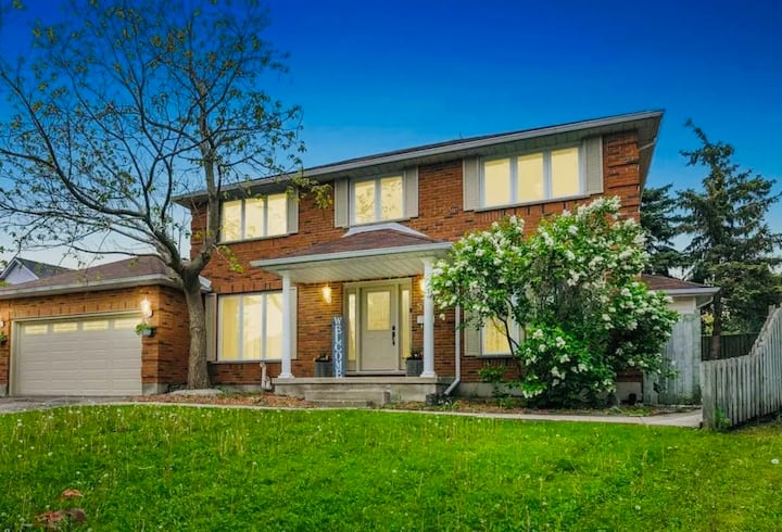 Charming Oversized Home In Waterloo/ira Needles - Kitchener, ON, Canada