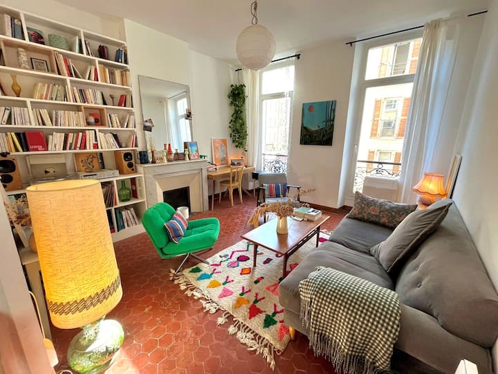 Le Camas: Ravissant 2 Pièces Avec Tomettes - Marseille