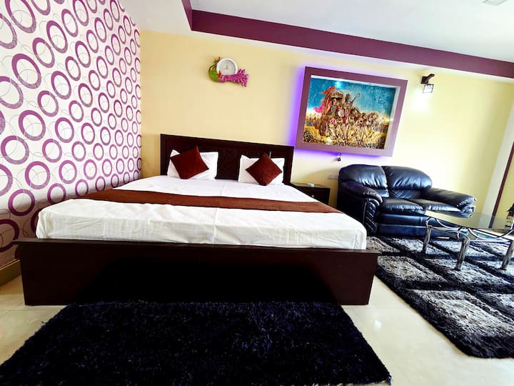 Siddha Xanadu Studio Apartment # 806 - India