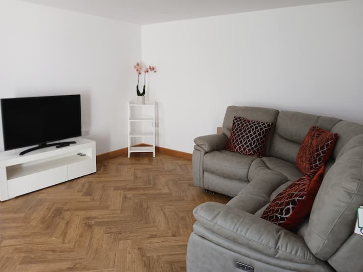 One Bedroom, Self-contained Annexe. - Coventry