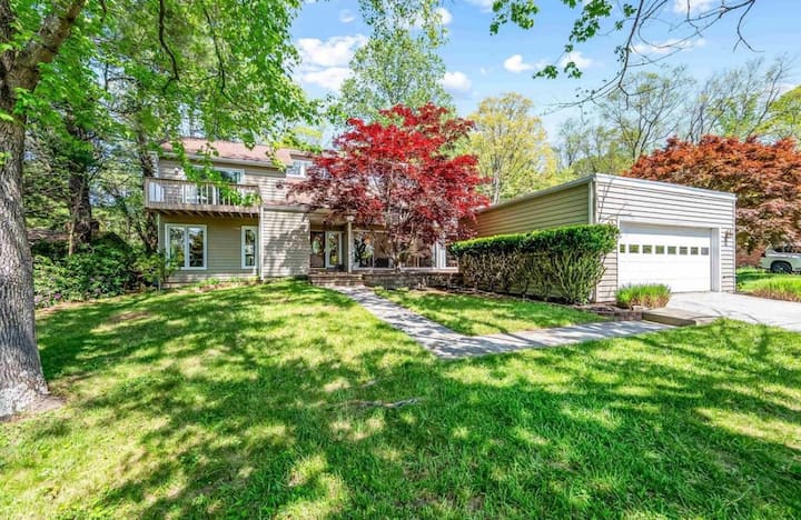 Bright 5br Blacksburg Retreat • Near Vt • Firepit - Blacksburg, VA