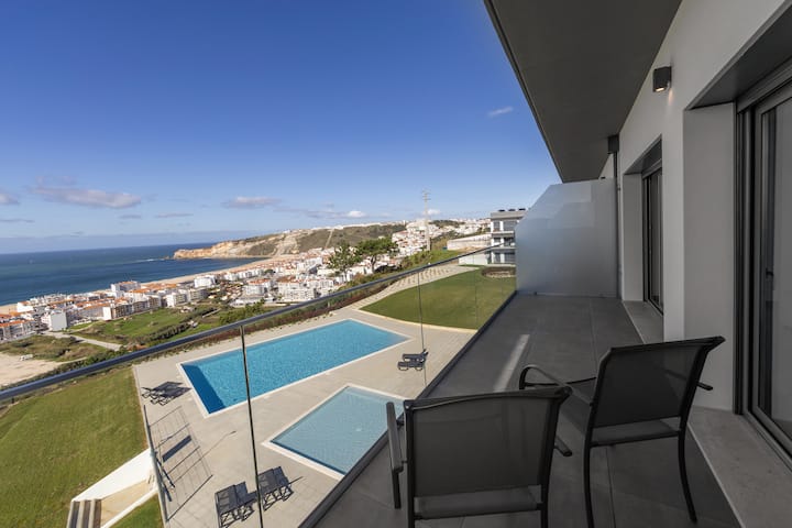 Ruby - Blue Horizon Escape - Nazaré