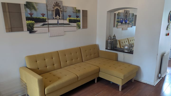 Spacious 2 Bed, Sleeps 5, Free Parking - Dartford