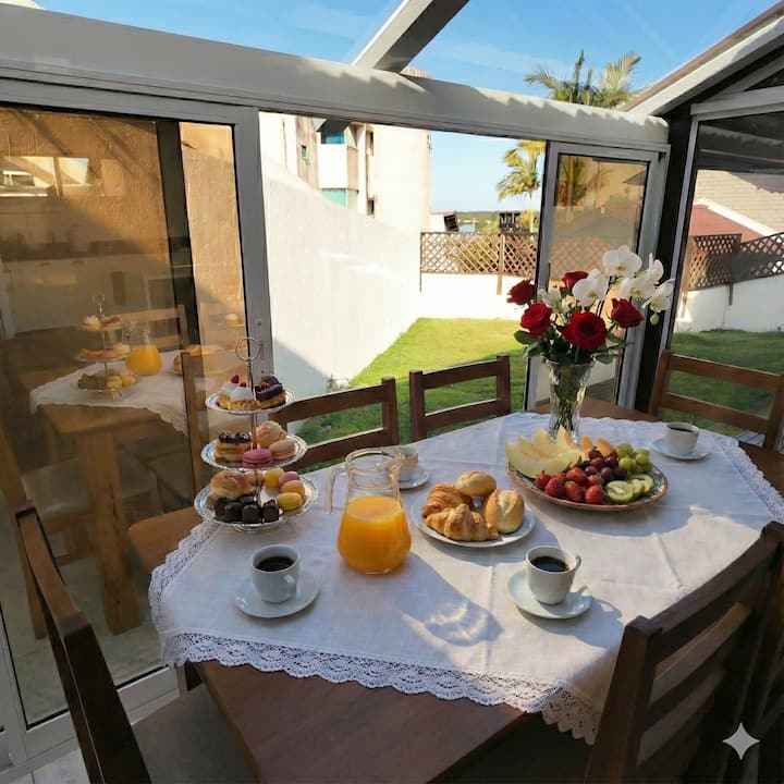 Lindo Chalé De 3 Dormitórios Para Seu Conforto - Florianópolis