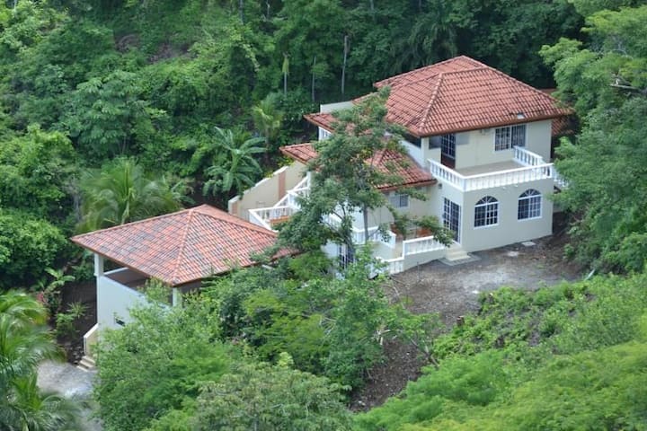 Casa Cerro De Sueno - Playa Hermosa
