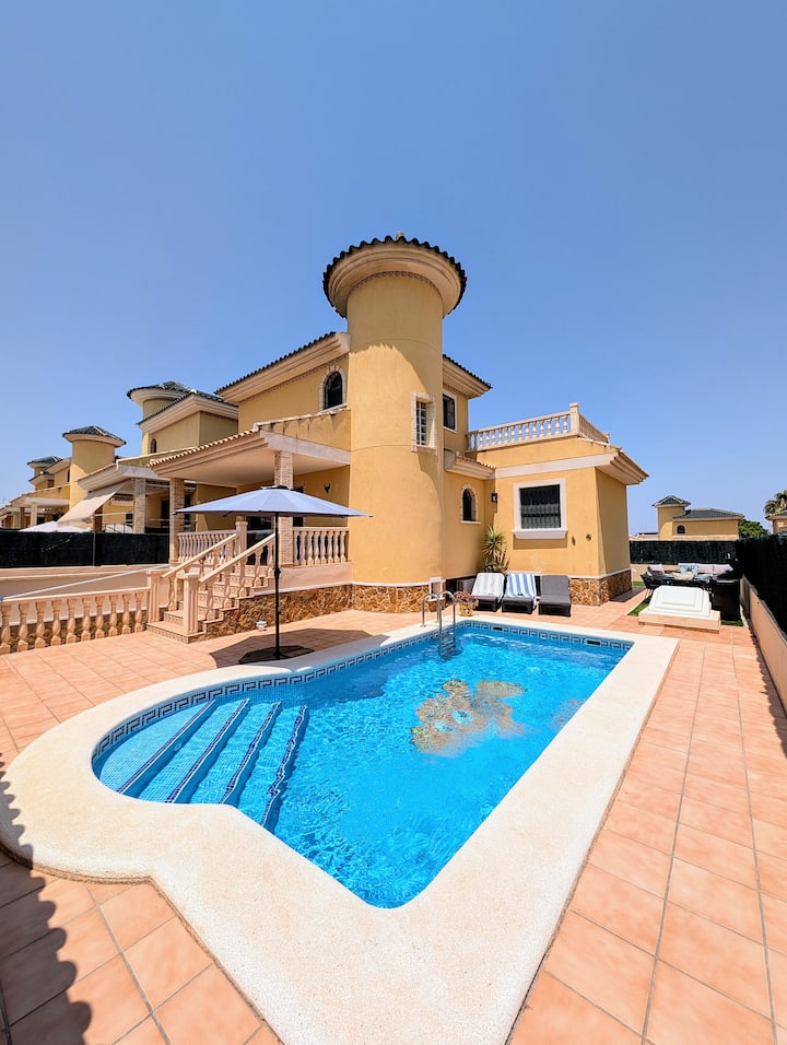 Modern Luxury Spacious Family Villa, Private Pool - La Zenia