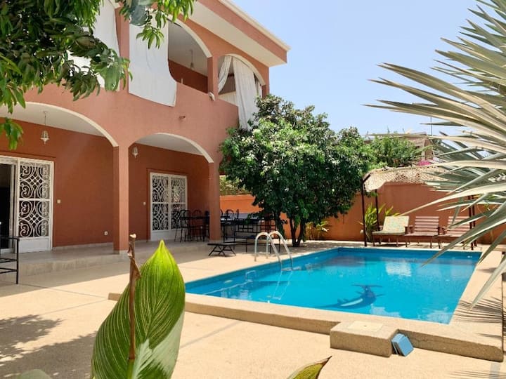 Charmante Villa: Jardin, Piscine, 500m De La Mer - Dakar