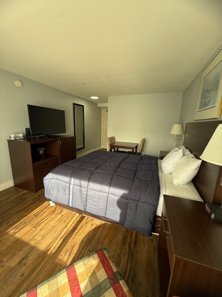 1 Queen Bed Non-smoking - Ocean Shores, WA