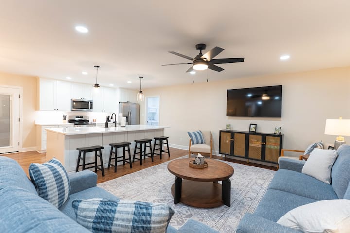 The Blue Azalea: Newly Remodeled- All New - Augusta, GA