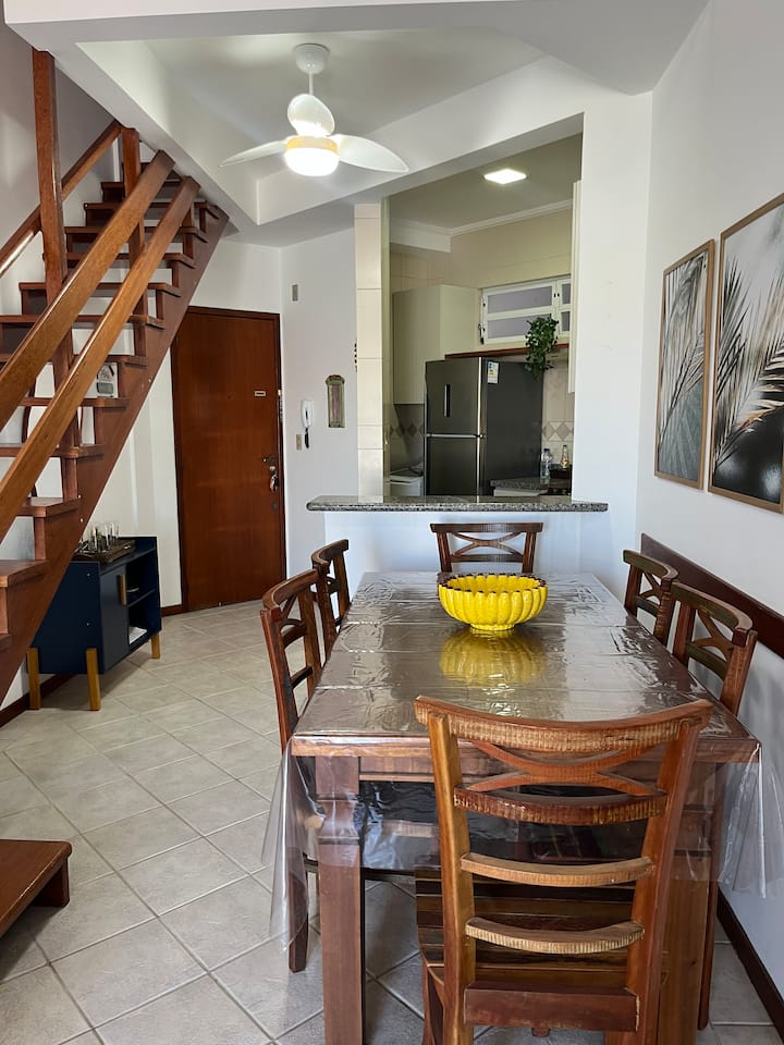 Cobertura De Dois Quartos, 50 Metros Da Praia - Florianópolis