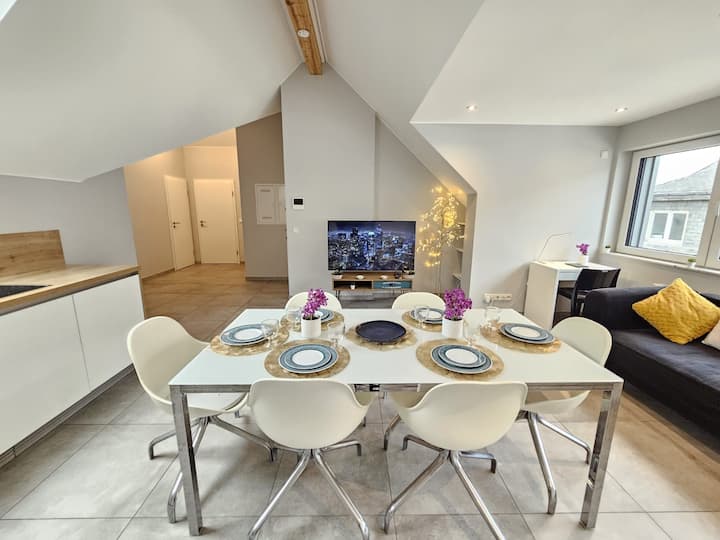 Upscale Limpertsberg 2br Flat With Parking - Luxembourg City