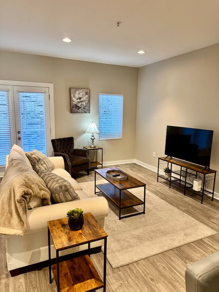Stylish Modern Nashville Loft In Quiet Community - Brentwood, TN