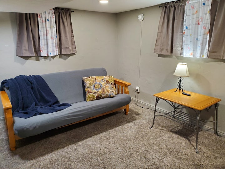 Comfy & Quaint Basemnt Dntn Slc | Free Gb Wifi - Salt Lake City, UT