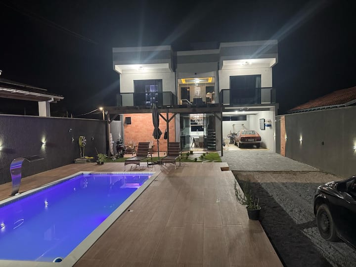 Casa Com Piscina/ Surfland/ Praia Do Rosa - Garopaba