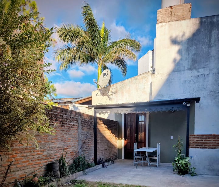 Pequeño Encanto Con Patio - Corrientes