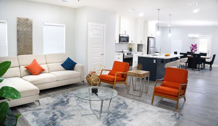 Newly Built! Contemporary Home - Palmer, TX