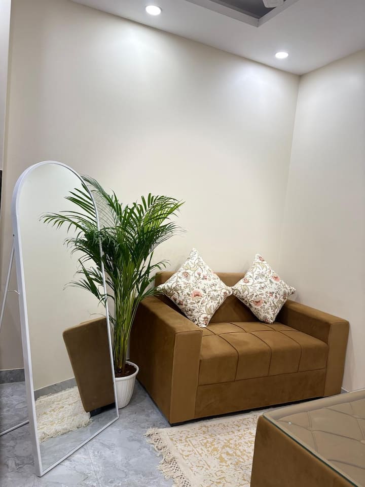 Cozy Corner 1bhk In Prime Gurgaon - Gurugram