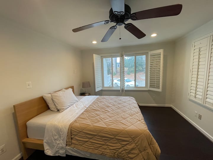 Two Bedroom Share Private Kitchen And Bathroom - Reston, VA