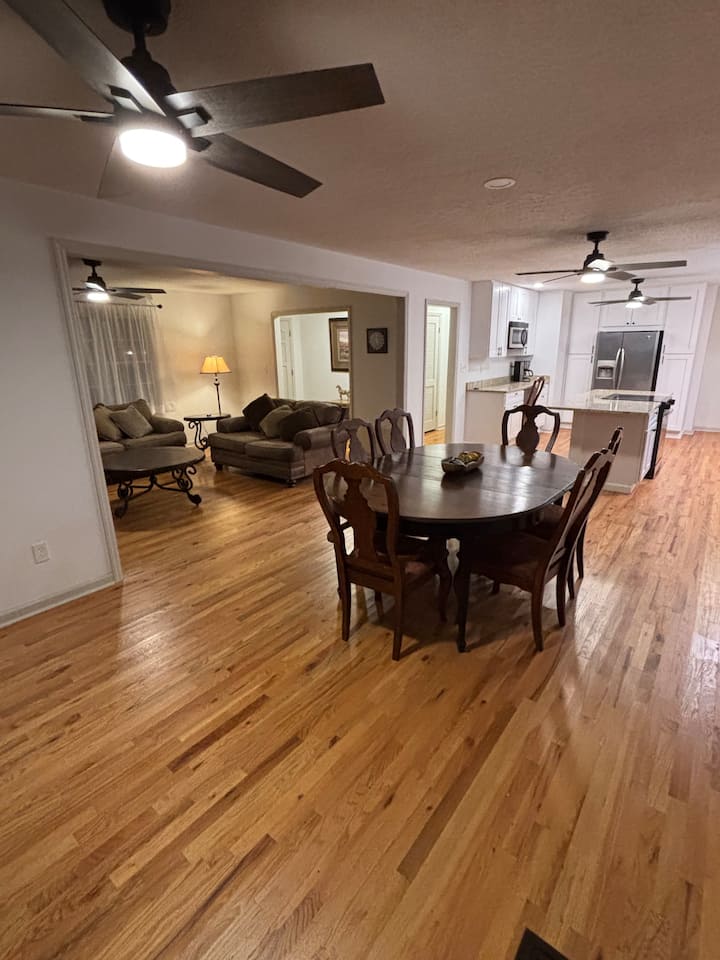 Bright, 2 Masterbedroom Suites And 2 Guest Rooms - Aiken, SC