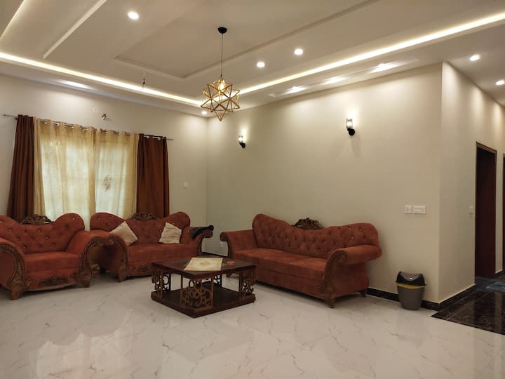 1 Kanal Upper Portion 4 Bed Attach Bath Tvl. - Lahore