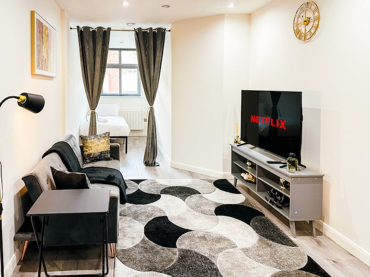 Spacious City Centre Apartment For Up To 5 - Leicester