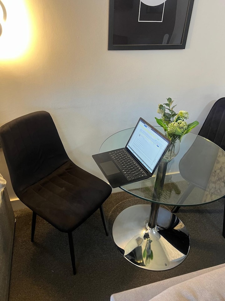 Modern Serviced Studio Apartment - Peterborough