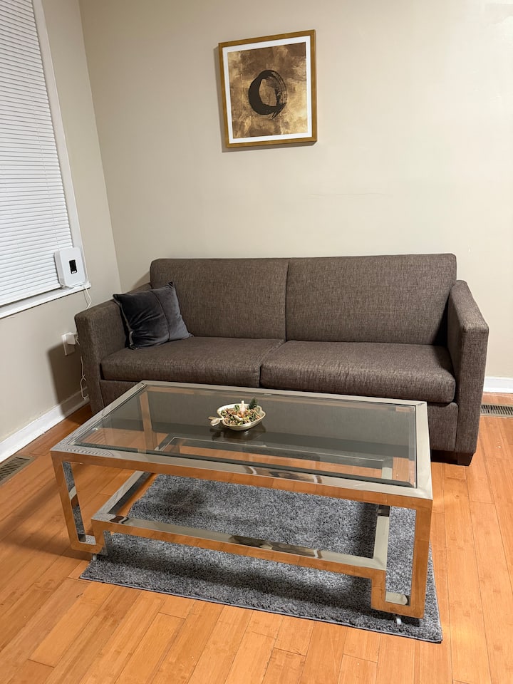 2 Bedroom Near Downtown Bright, Cozy&clean Flat - New Haven, CT