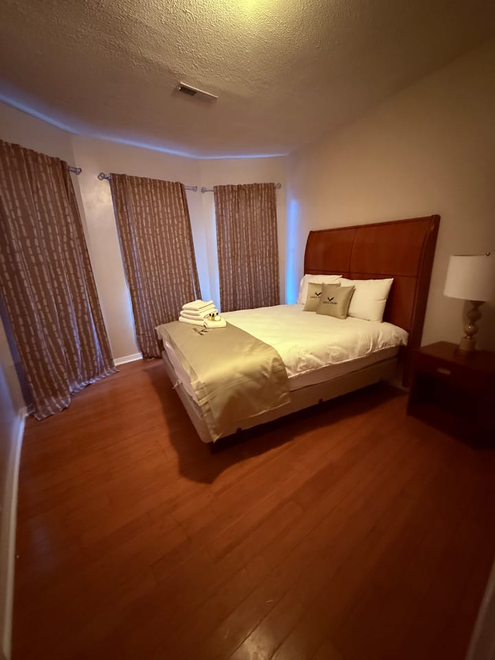 Modern & Spacious ,Near Yale Free Park Apt  5 - New Haven, CT