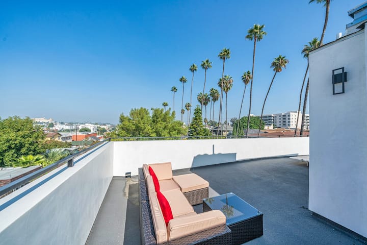 New 4 Bedrooms 4ba House/tv In Each Room+rooftop - Los Angeles, CA