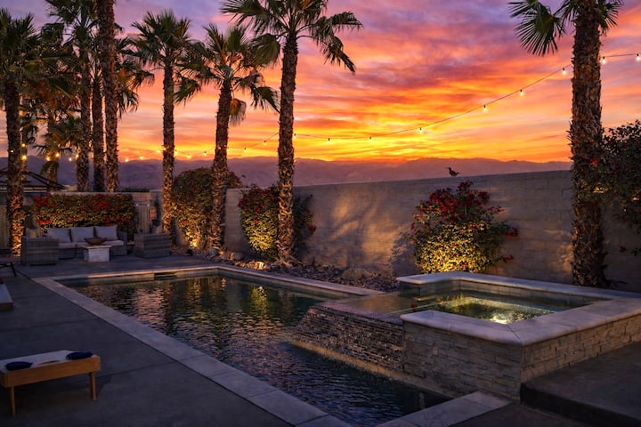 Stylish 4br• Mtn View• Salt Pool+spa•fire Pit•yoga - Coachella, CA