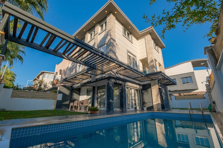 Magnificent Holiday Villa - Belek