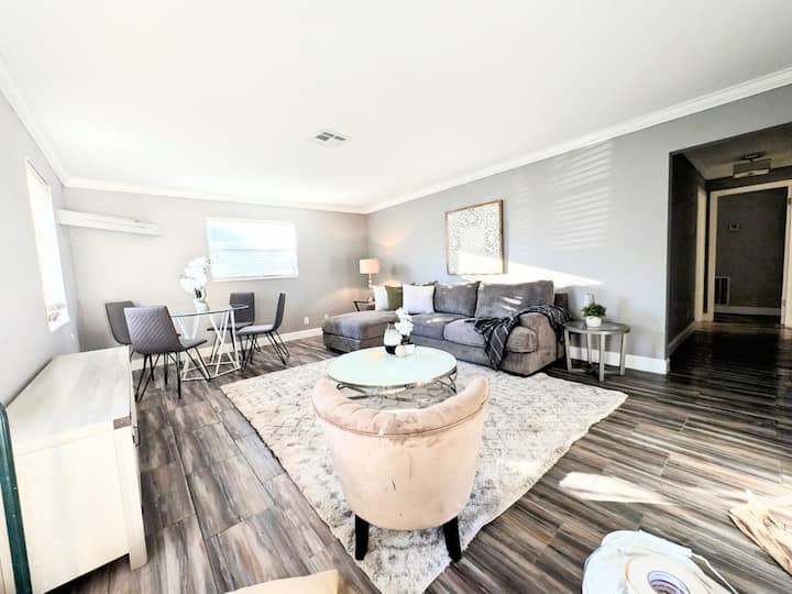 Modern Home In Pbg | Canal-view | Seasonal Getaway - Jupiter, FL