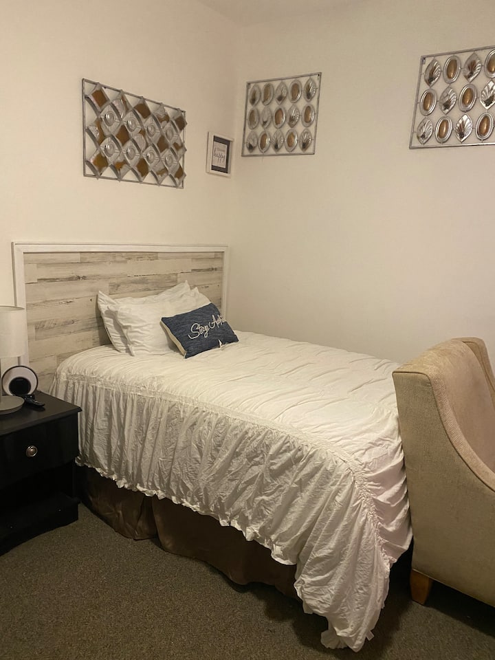 Cozy Studio - Middletown, PA