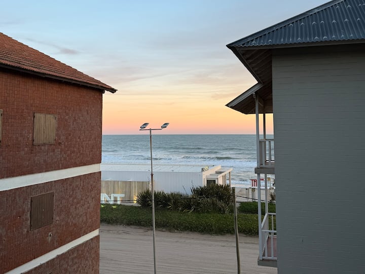 Departamento Remodelado Frente Al Mar Con Cochera - Pinamar