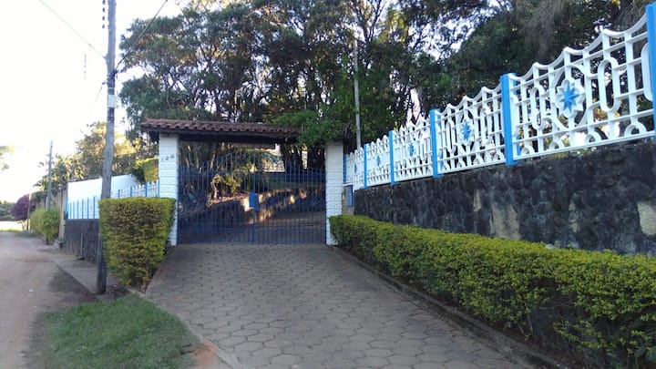 Chácara Espaçosa Em Atibaia Com Vista Para A Pedra - Atibaia