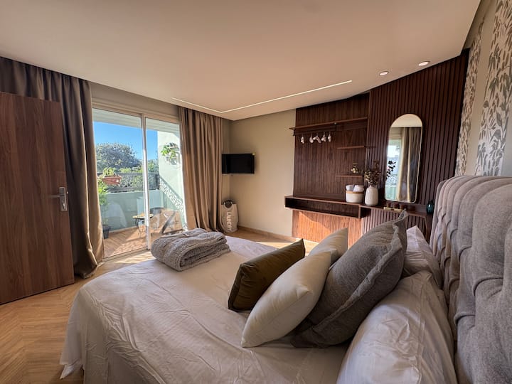 Appartement De Luxe Avec Balcon Au Coeur De Rabat - Rabat