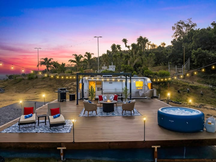 Ultimate Glamping *Airstream, Hot Tub, Fire Pits* - Escondido, CA