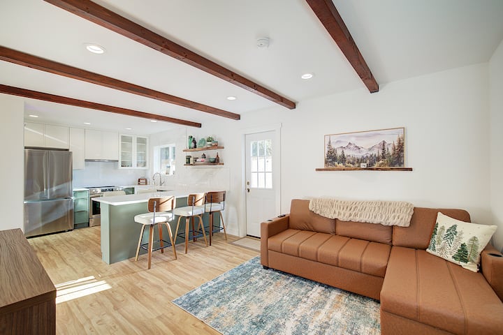 The J-pod — New & Modern Home - Seattle, WA