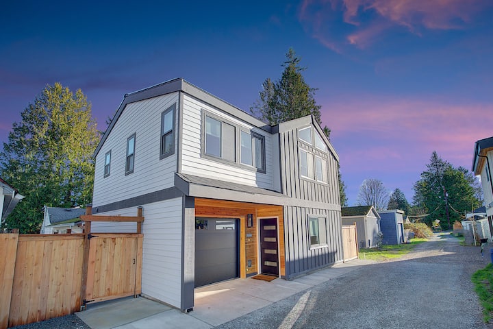 The J-pod — New & Modern Home, Space For Everyone - Seattle, WA