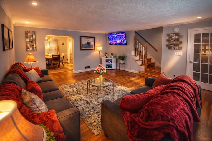 Towson 3br Townhome |Free Parking | Near Baltimore - Towson, MD