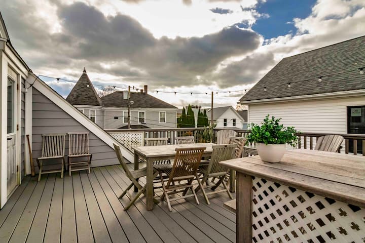 Group Getaway 4bd 3bth-thames St & Beaches - Newport, RI