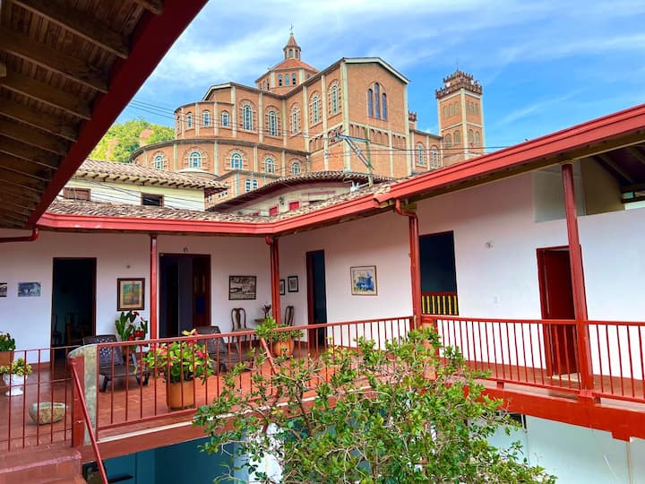 Casa Colonial Junto Al Parque Y A La Madre Laura - Jericó