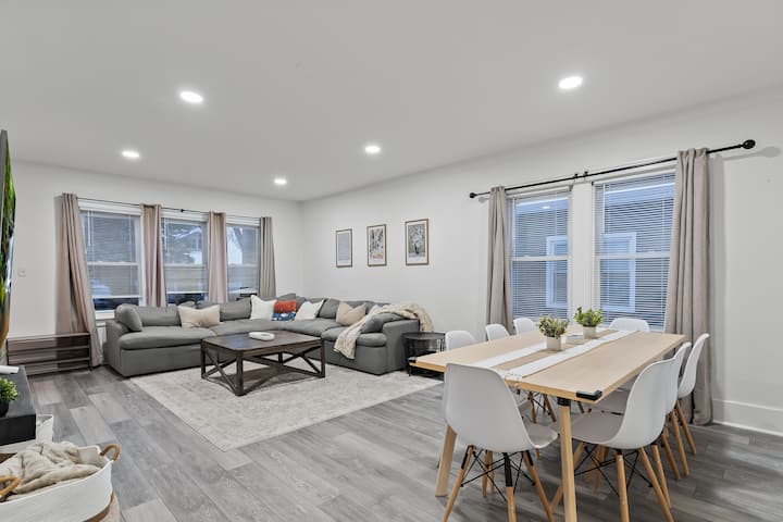 Elevated Royal Oak Stay! Downtown Entertainment - Birmingham, MI